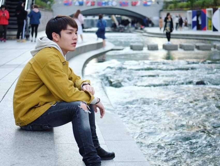 10 Potret Panuwat Kerdthongtavee, Aktor Thailand dengan Pesona Lesung Pipi