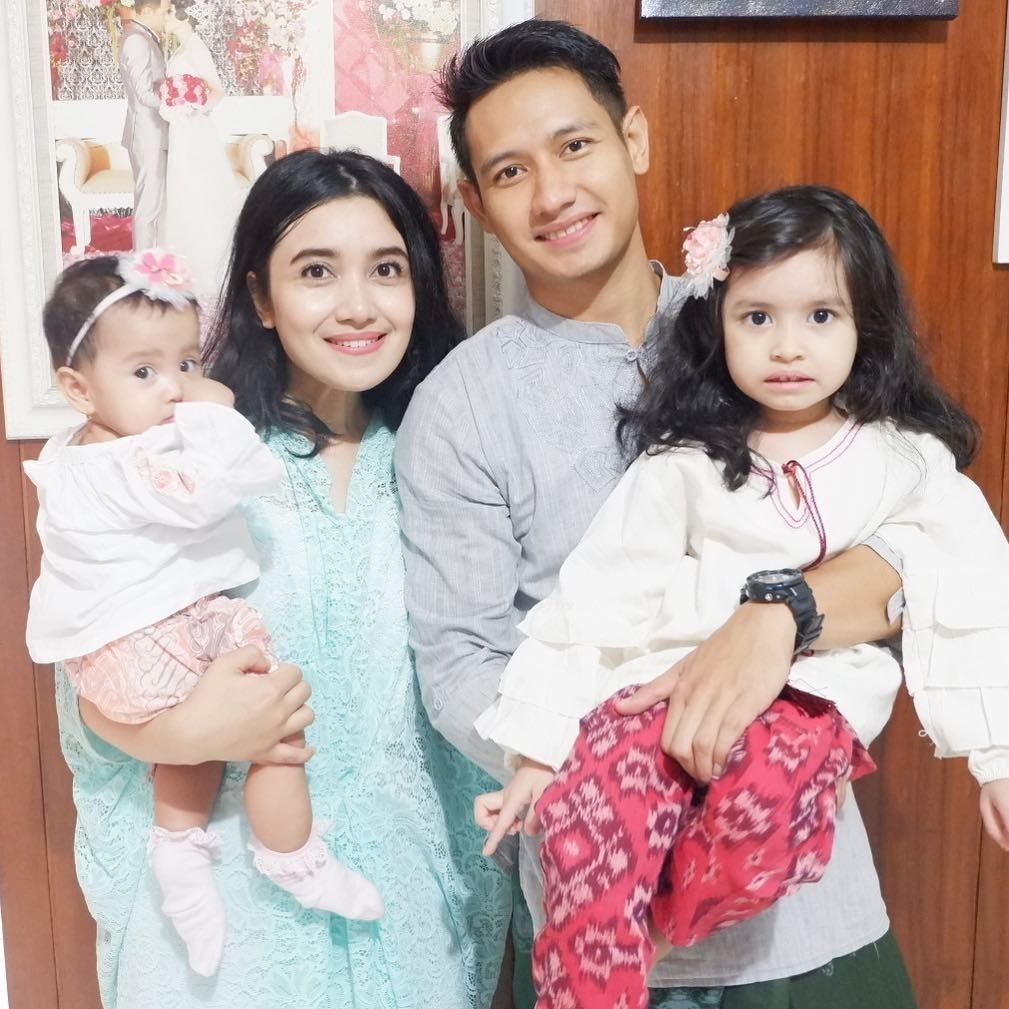 10 Potret Lian Firman, Aktor Ganteng yang Kini Sudah Jadi Hot Papa