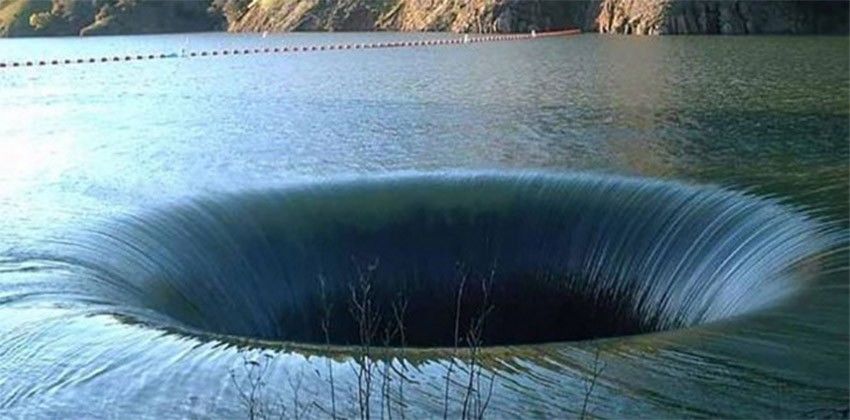 Merinding Lihat 15 Gambar Ini? Bisa Jadi Kamu Pengidap Bathophobia!