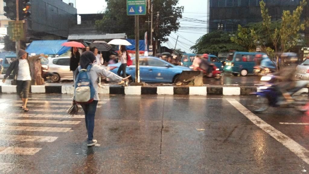 Buat Pengendara, Aturan Belok Kiri Jalan Terus Sudah Gak Berlaku Lho! Buat Pengendara, Aturan Belok Kiri Jalan Terus Sudah Gak Berlaku Lho!