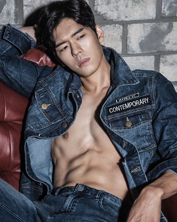 10 Potret Austin Kang, Chef Sekaligus Selebriti Korea yang Karismatik