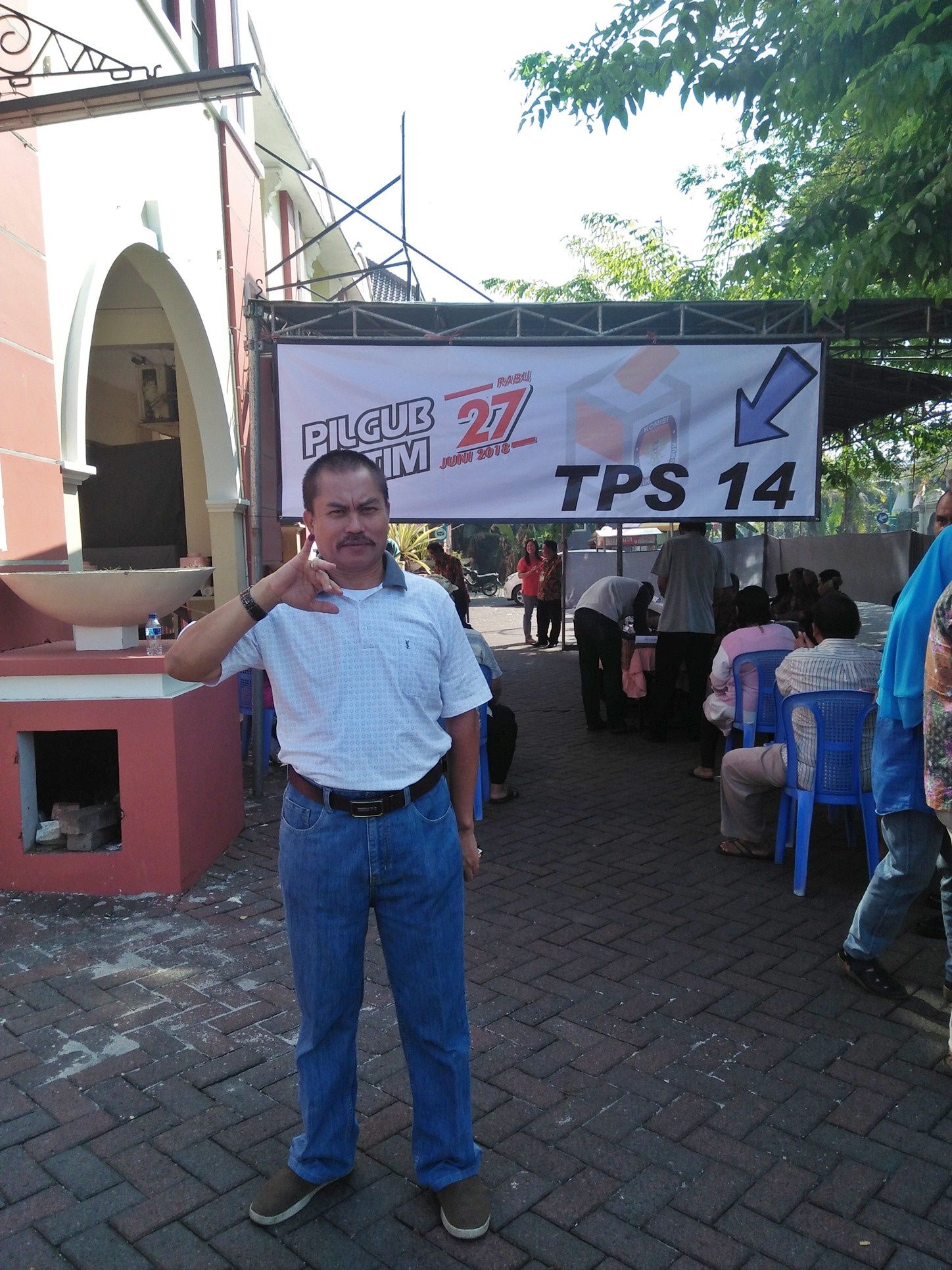 Sederhana & Kompak Berseragam Batik, Millenials Ikut Jadi Anggota KPPS