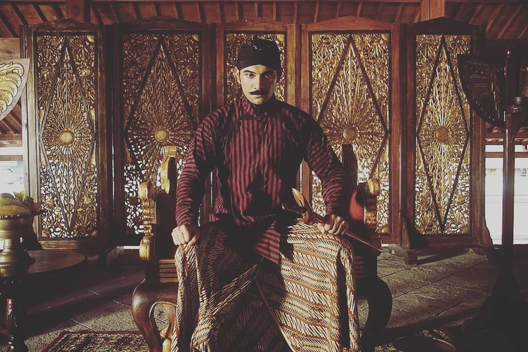 Akting Selalu Memukau, Ini 5 Film yang Diperankan Ario Bayu