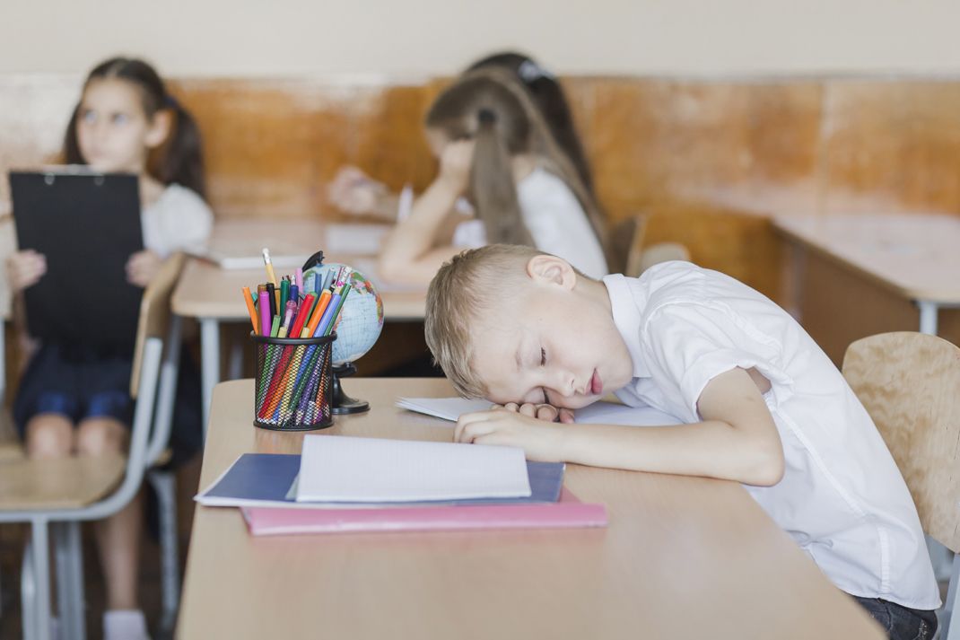 7 Tipe Teman Sekelas yang Selalu Ada di Sekolah, Kamu yang Mana Nih? 7 Tipe Teman Sekelas yang Selalu Ada di Sekolah, Kamu yang Mana Nih?