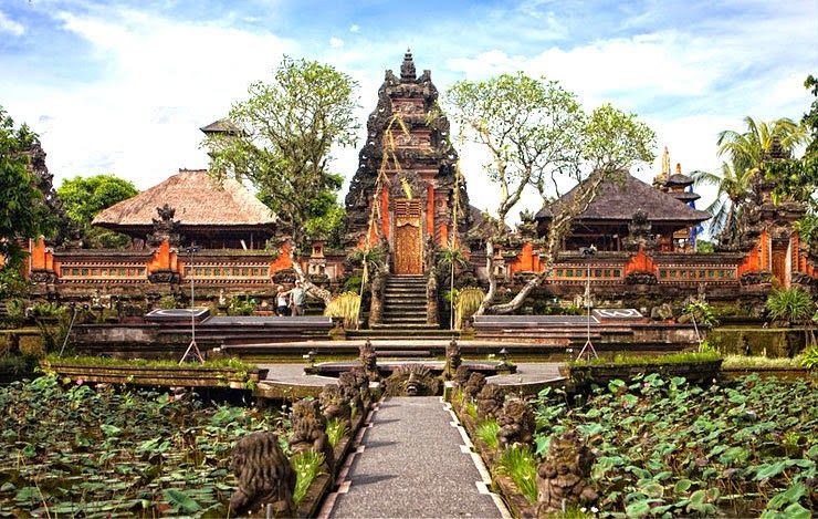 7 Pura Terbesar dan Terindah di Bali yang Wajib Dikunjungi