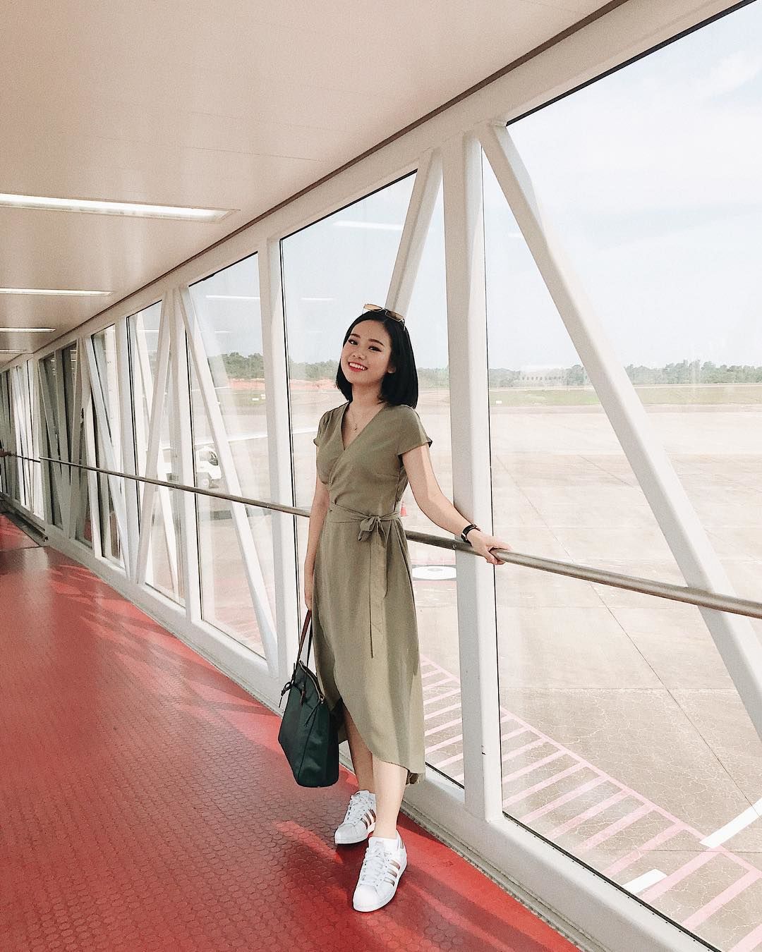 Mudah Ditiru, Ini 10 Inspirasi OOTD Kece Beauty Influencer Molita Lin