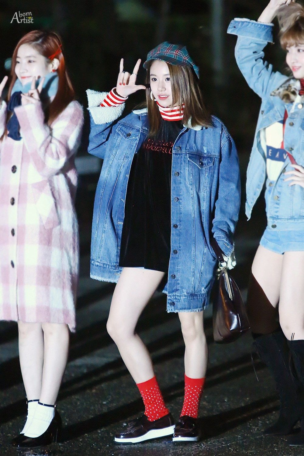 Contek 10 Gaya Seleb Korea Padukan Jaket Denim And Dress Mudah Banget
