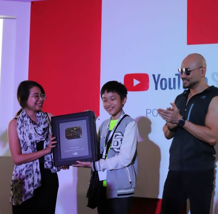 10 Potret Deddy Corbuzier Jadi Ayah Tunggal Bagi Azka, Panutan Nih! 10 Potret Deddy Corbuzier Jadi Ayah Tunggal Bagi Azka, Panutan Nih!