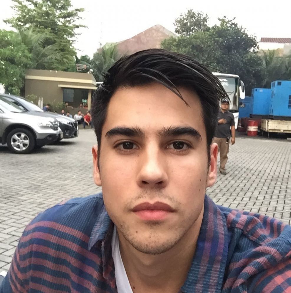 Yuk, Intip 10 Potret Delano Daniel, Si Aktor Menawan Asal Belanda