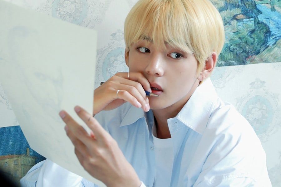 Pernah Jadi Hidden Member, Inilah 13 Potret Perjalanan Karir V BTS! Pernah Jadi Hidden Member, Inilah 13 Potret Perjalanan Karir V BTS!