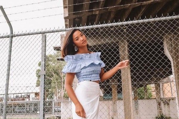 10 Inspirasi Casual Look ala Travel Influencer Sarah Azka, Stylish!