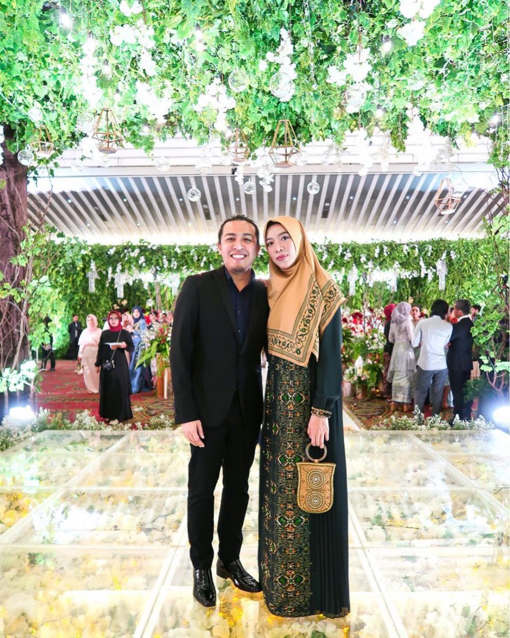 25 Inspirasi Hijab Syar'i Ala Designer Fitri Aulia