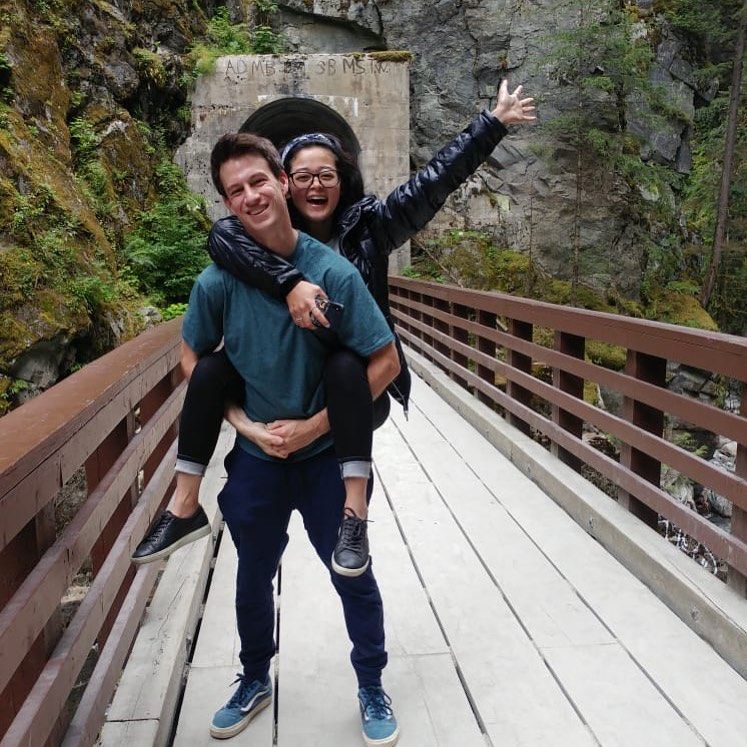 11 Potret Artis Indonesia yang Pacaran dengan Cowok Bule, Mesra Abis!