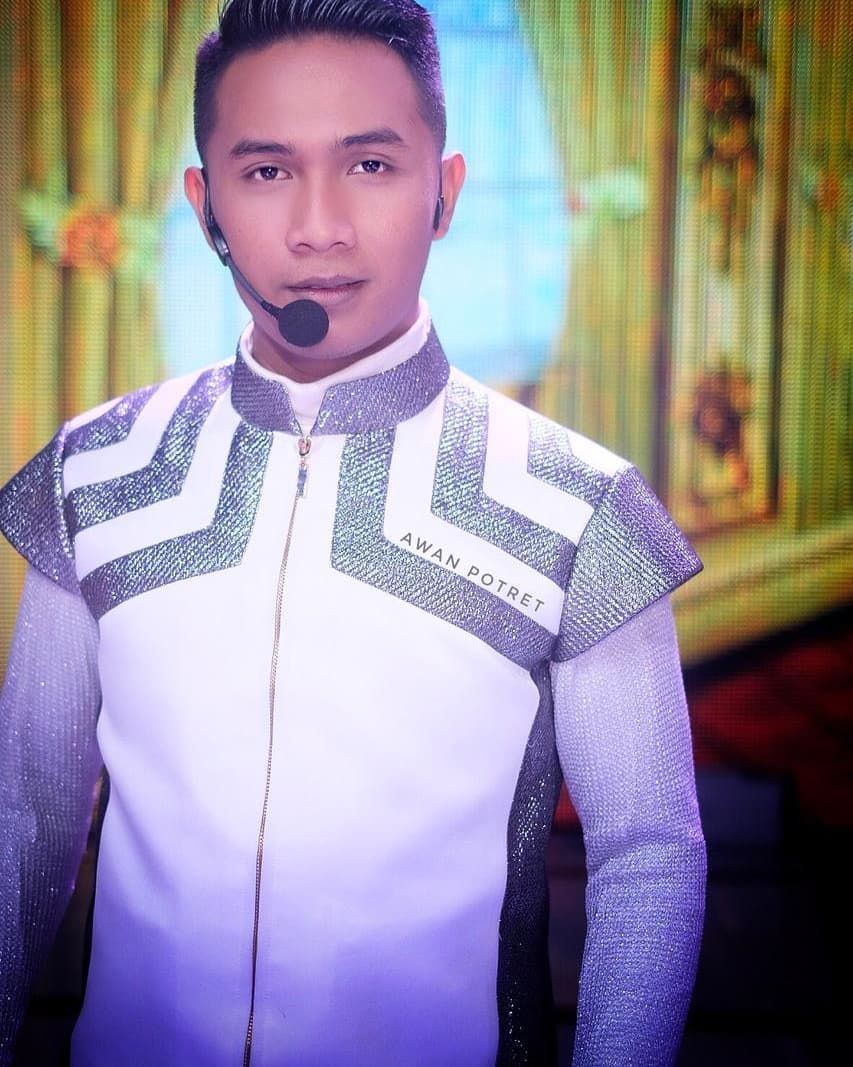 10 Potret Keren Ridwan Lida, dari Cleaning Service Jadi Artis Dangdut 10 Potret Keren Ridwan Lida, dari Cleaning Service Jadi Artis Dangdut