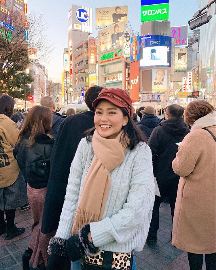 9 Inspirasi Menggunakan Topi untuk OOTD Kece ala Selebgram Dara Arafah