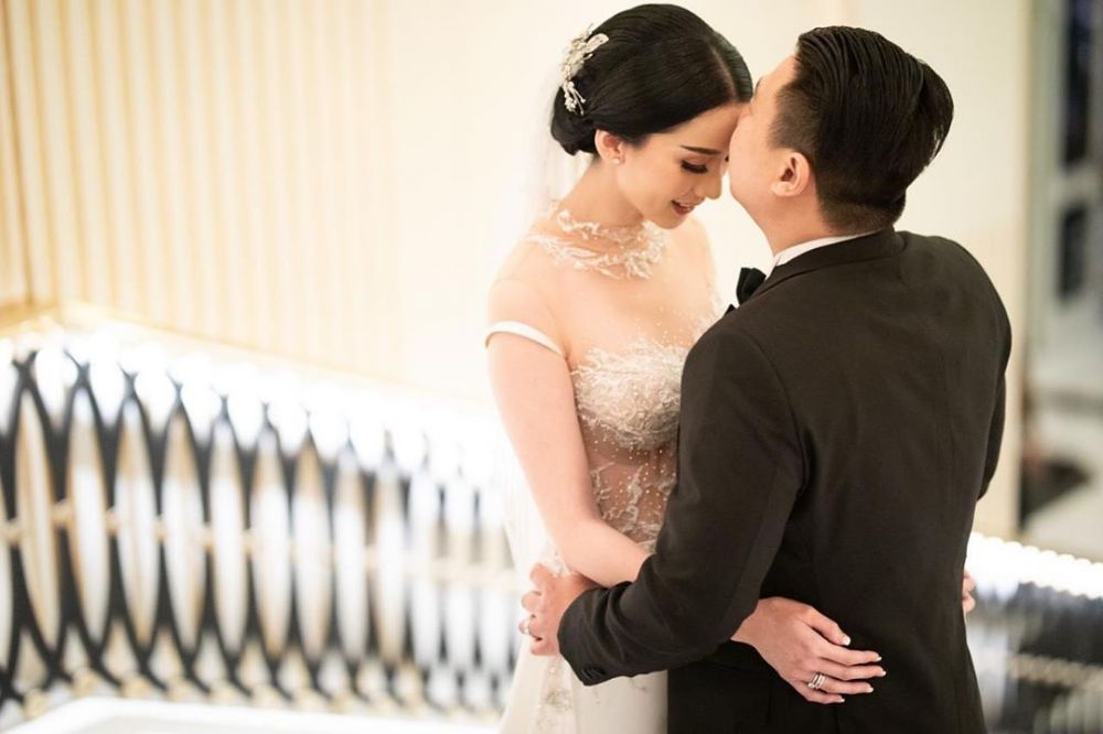 Sah! 10 Momen Bahagia Pernikahan Jill Gladys dan Billy Soelaiman