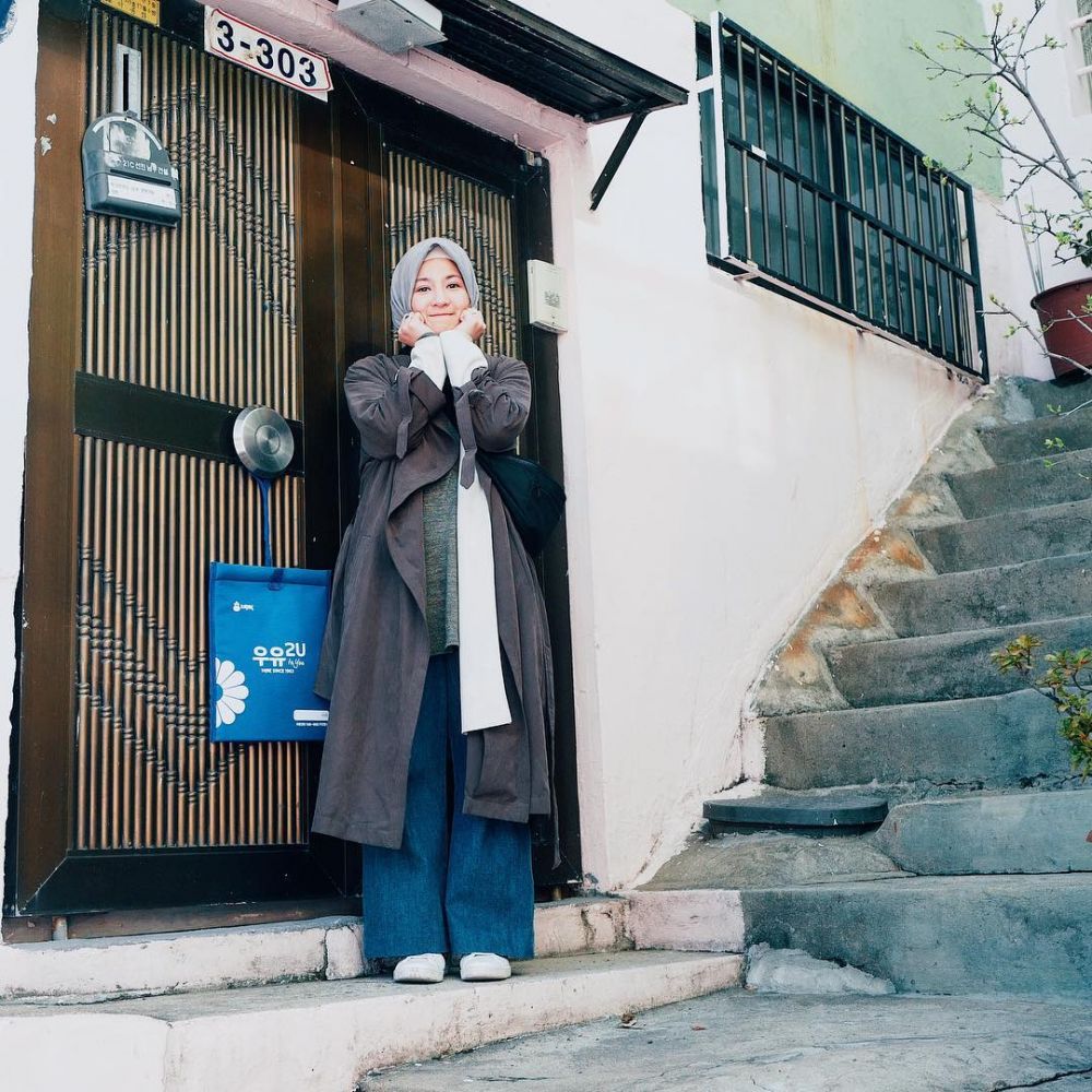 10 Inspirasi Hijab Street Style ala Natasha Rizky, Stylish & Kece! – My ...