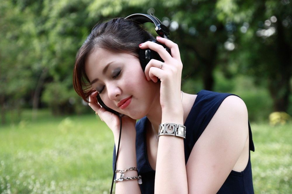 5 Manfaat Mendengarkan Musik Bagi Kesehatan Mental Sudah Tahu