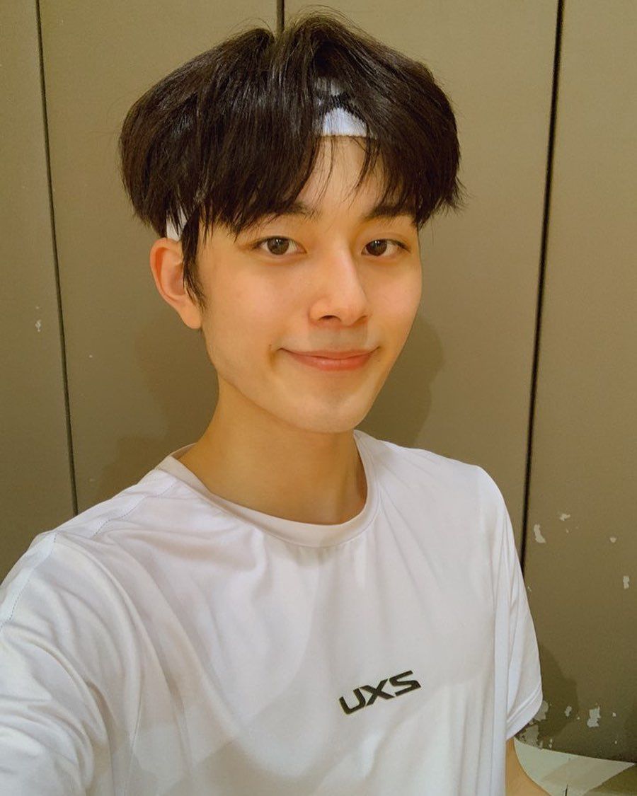 10 Potret Yoo Seonho, Idol Kece yang Kini Bintangi Handsome Tigers ...