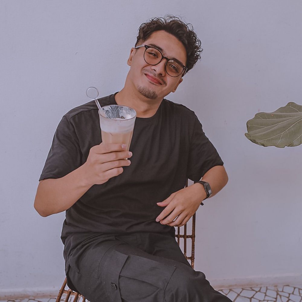 Genap Berusia 33 Tahun, 9 Potret Ricky Harun yang Tetap Awet Muda