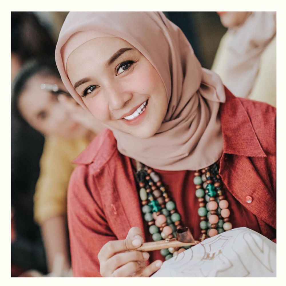 Potret Awet Muda Intan Erlita Menjelang 40 Tahun