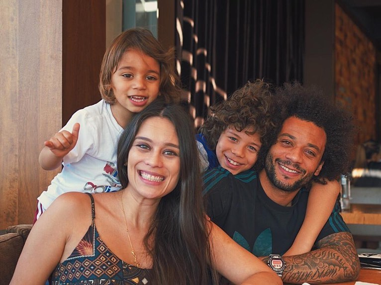 10 Potret Bahagia Pemain Real Madrid Marcelo Bersama Keluarga Kecilnya