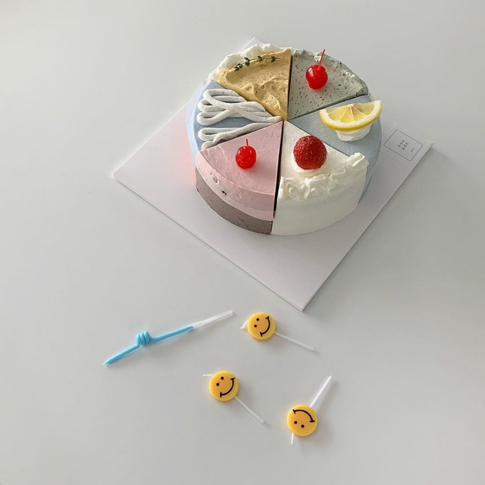 5 Fakta Uniknya Kue Ulang Tahun Minimalis Ala Korea, Estetis Banget! 5 Fakta Uniknya Kue Ulang Tahun Minimalis Ala Korea, Estetis Banget!