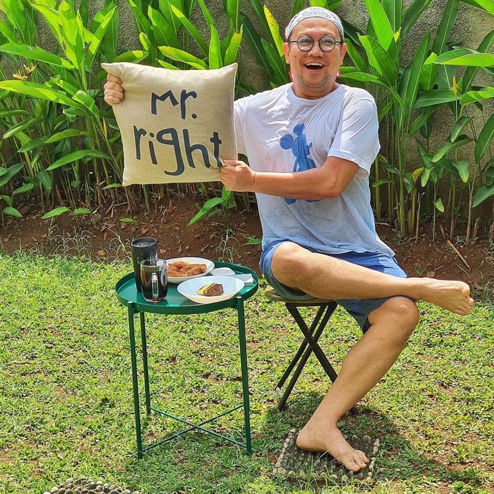 Menyatu dengan Alam, Ini 10 Konsep Santai ala Alvin Adam Saat di Rumah