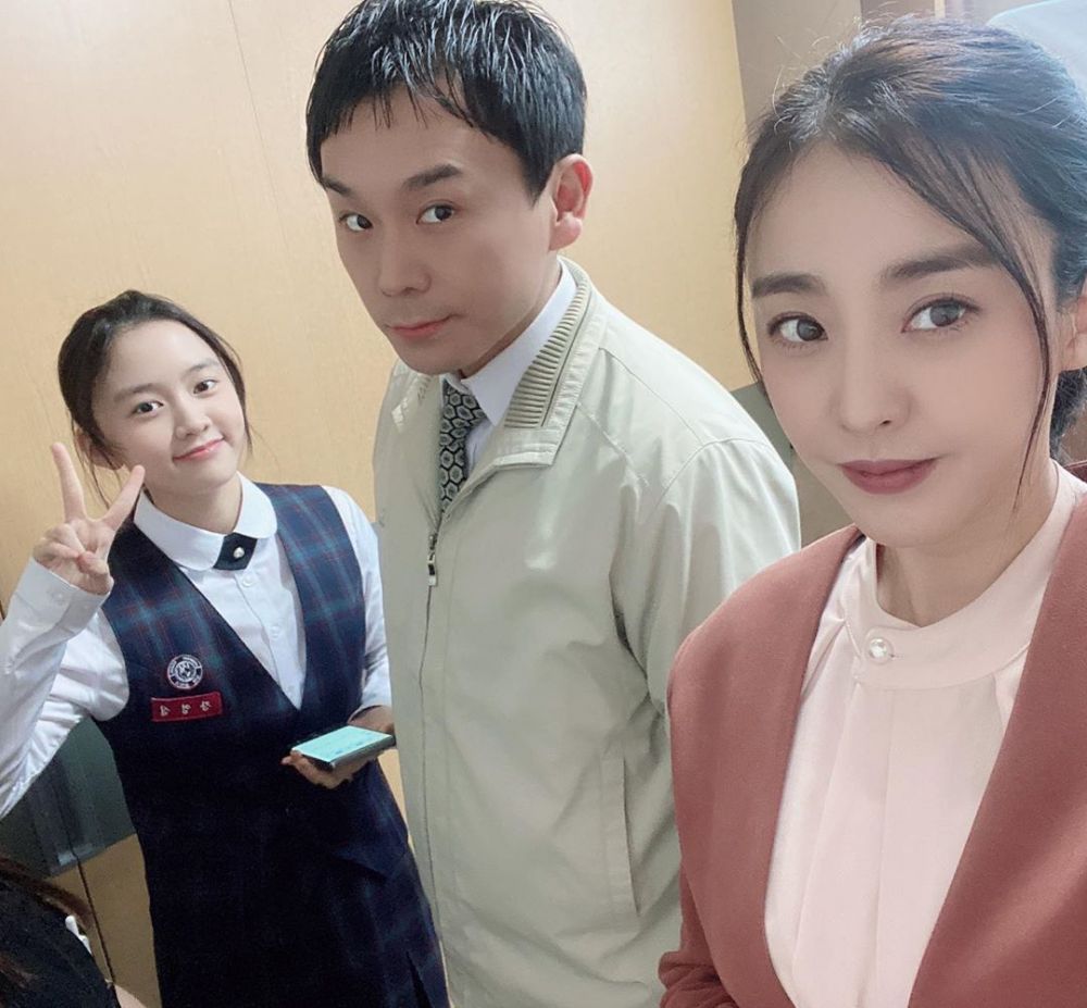 Bak Keluarga, 10 Kebersamaan Para Arwah di KDrama 'Hi Bye, Mama!' Bak Keluarga, 10 Kebersamaan Para Arwah di KDrama 'Hi Bye, Mama!'