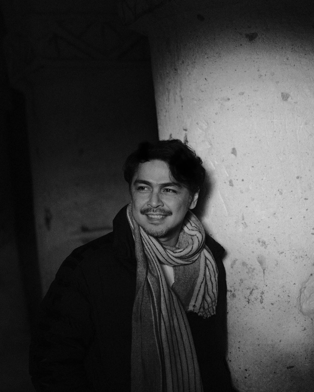 10 Gaya Thomas Djorghi yang Gak Kalah Keren dari ABG Zaman Now