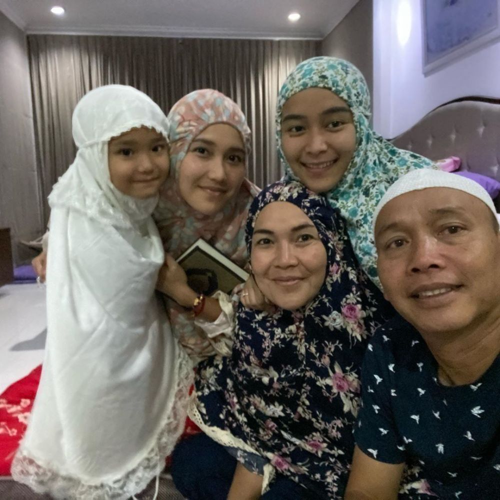 Bak Masih Pacaran, 10 Potret Mesra Ayah Rojak dan Umi Kalsum Bak Masih Pacaran, 10 Potret Mesra Ayah Rojak dan Umi Kalsum