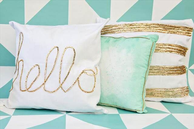 9 DIY Sarung Bantal yang Bikin Penampilan Ruang Tamu jadi Makin Cantik