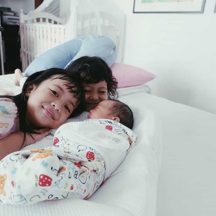 9 Potret Sibling Goals Ketiga Buah Hati Natasha Rizki yang Bikin Gemas