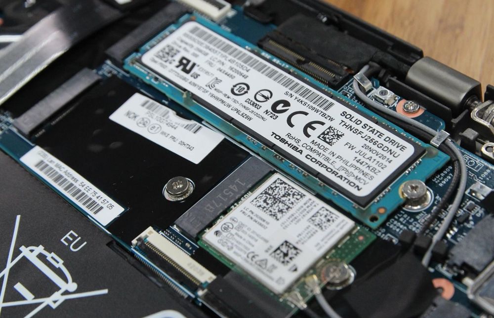 5 Kelebihan Lenovo Thinkpad X1 Carbon Dari Macbook Pro 13