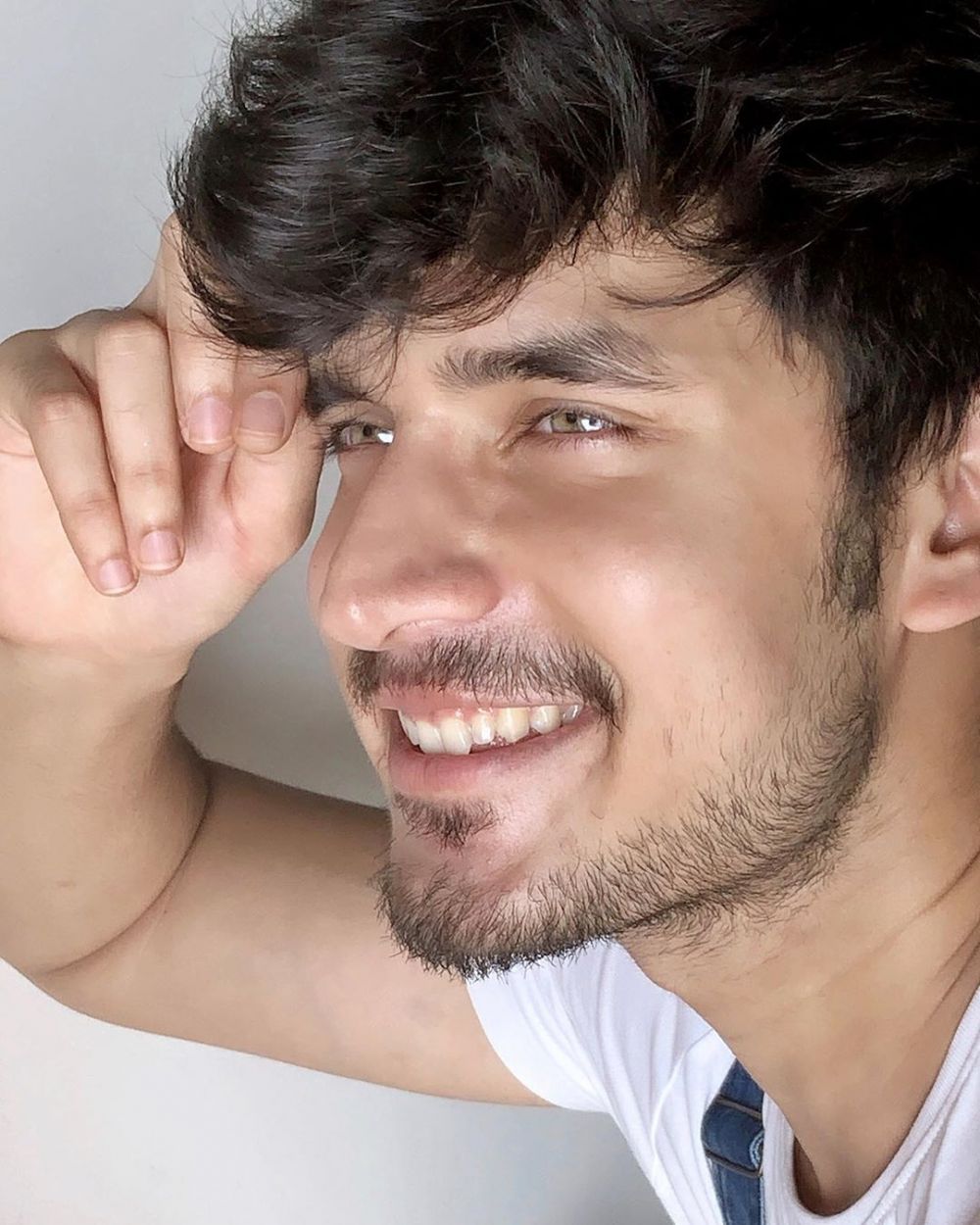 Potret Paras Kalnawat, Pemeran Prince di Serial Meri Durga