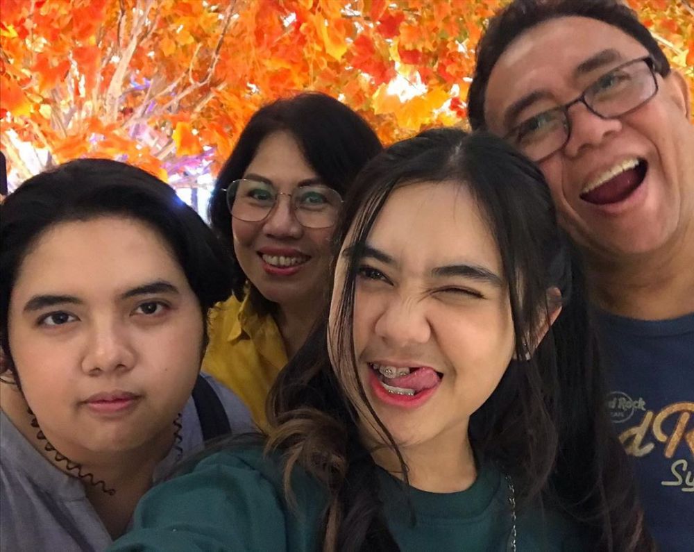 Family Goals, 10 Potret Keluarga Ziva Magnolya yang Selalu Harmonis