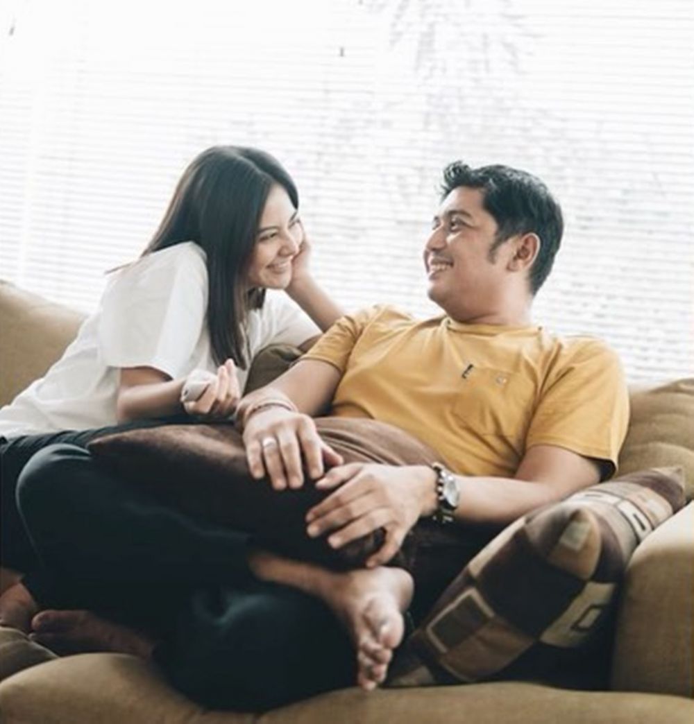 Umumkan Kehamilan, 10 Momen Mesra Tiwi eks T2 dan Arsyad Rahman