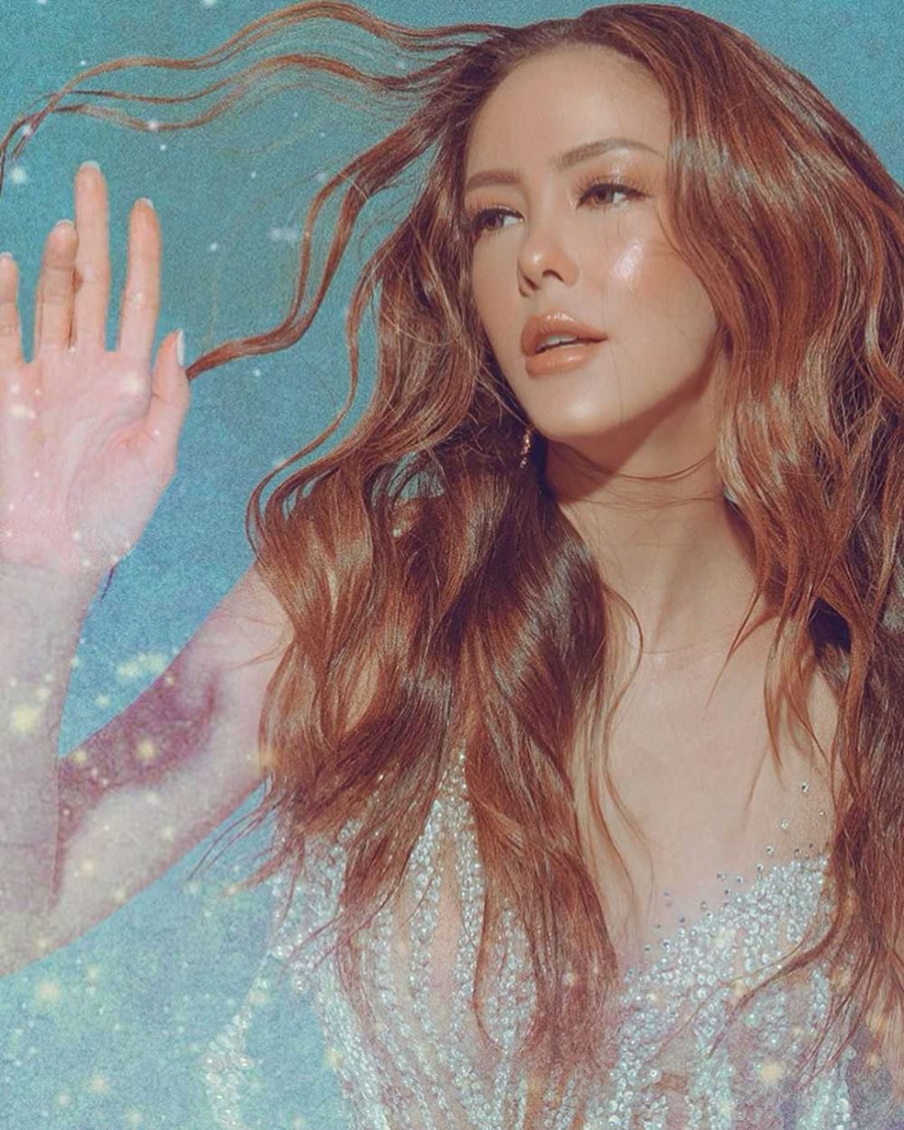 Selalu Memukau, 10 Gaya Pemotretan Cathy Sharon yang Mencuri Perhatian