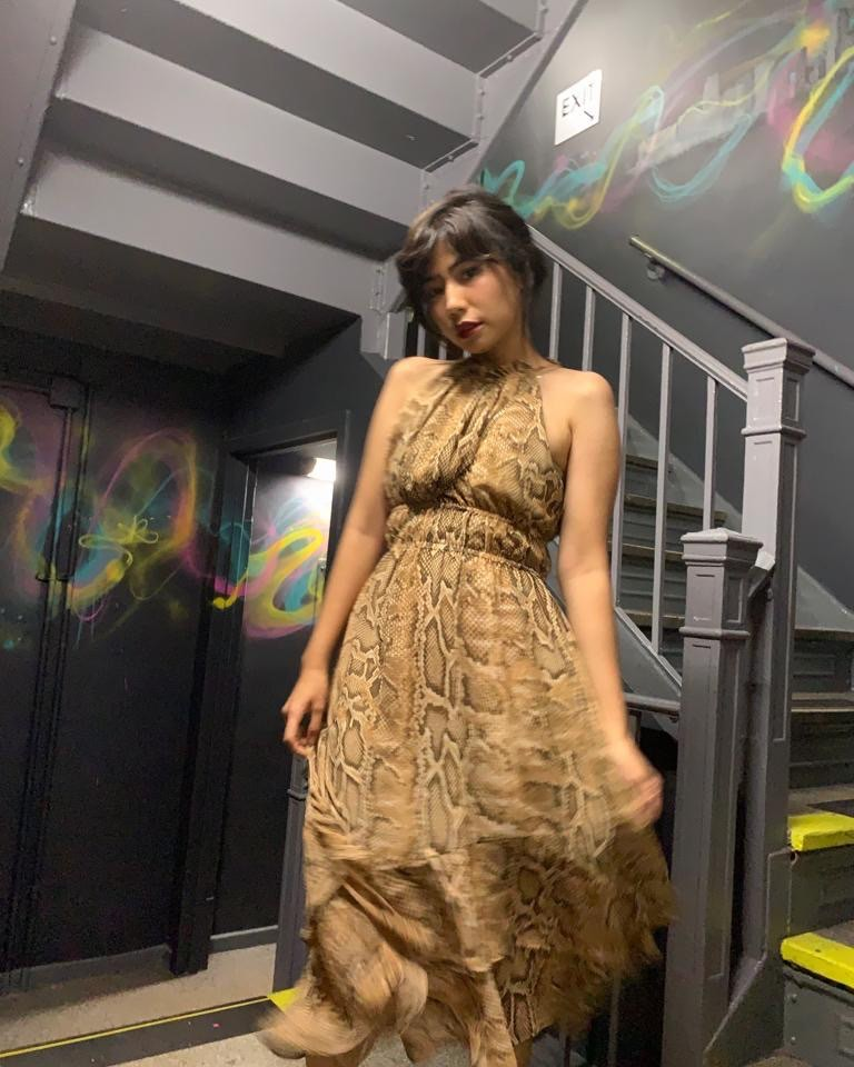 10 Pesona Gamila Arief, Istri Pandji Pragiwaksono yang Menawan bak ABG