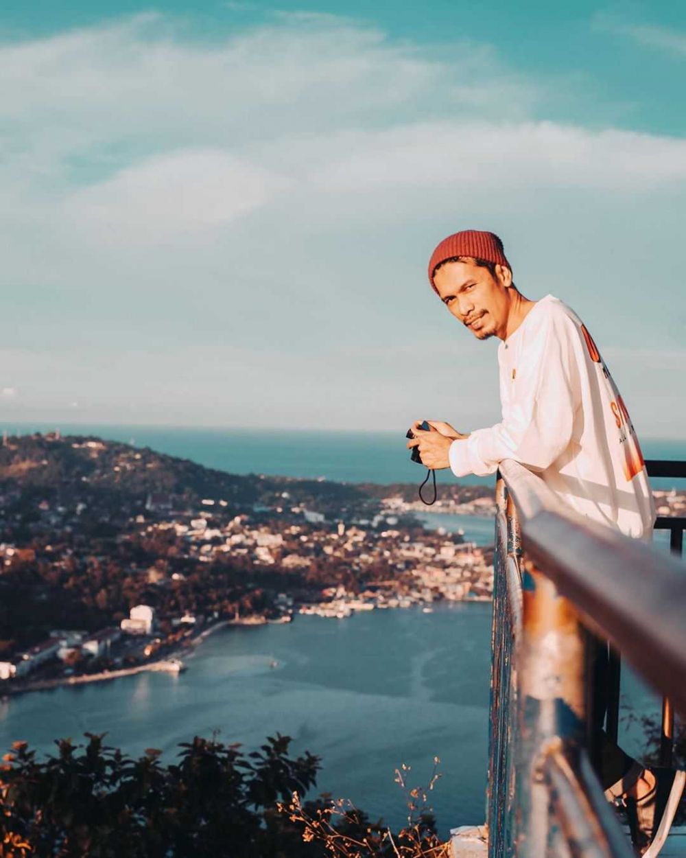 10 Potret Lukman Noah dengan Gaya Kece yang Jarang Disorot!