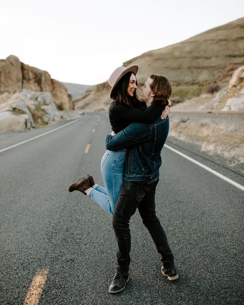 Resmi Menikah, Ini 9 Fakta Perjalanan Cinta Joel Courtney dan Istri Resmi Menikah, Ini 9 Fakta Perjalanan Cinta Joel Courtney dan Istri