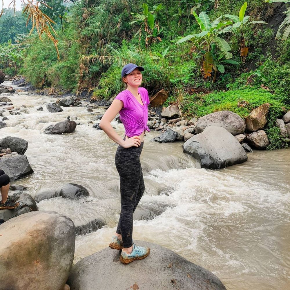 10 Potret Manis Kalista Iskandar, Runner Up 3 Puteri Indonesia 2020