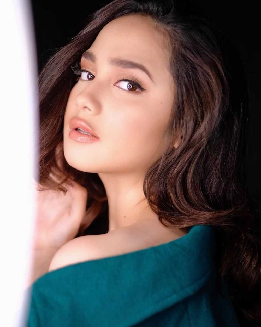 10 Potret Transformasi Syifa Hadju yang Manis sejak Belia