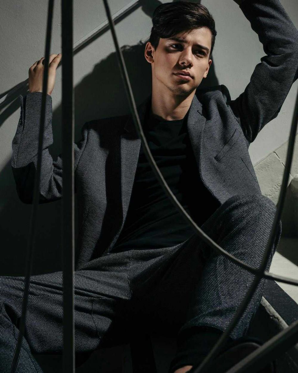 9 Potret Uriah Shelton, Aktor 'Looking for Alaska' yang Memesona