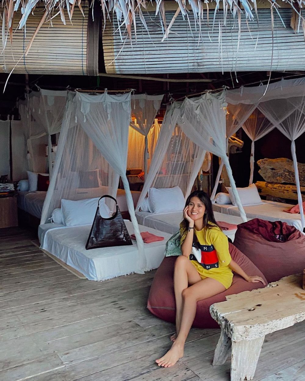 Pengantin Baru, Ini 10 Potret Kece Atries Angel saat Lagi 'Nyeker'