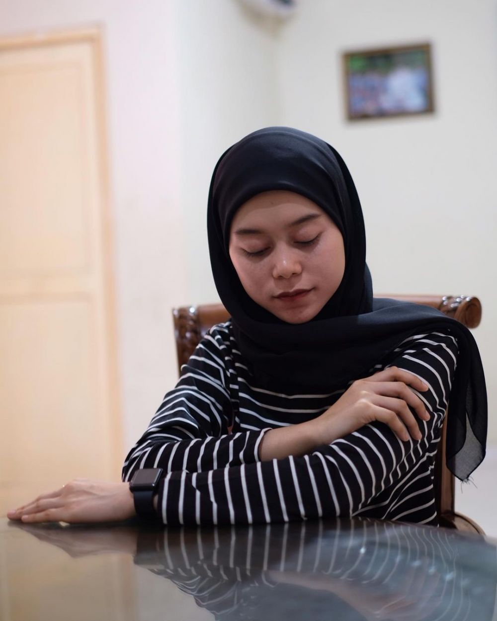 Bikin Rizky Billar Kepincut 9 Pesona Lesty Dalam Balutan Busana Hitam