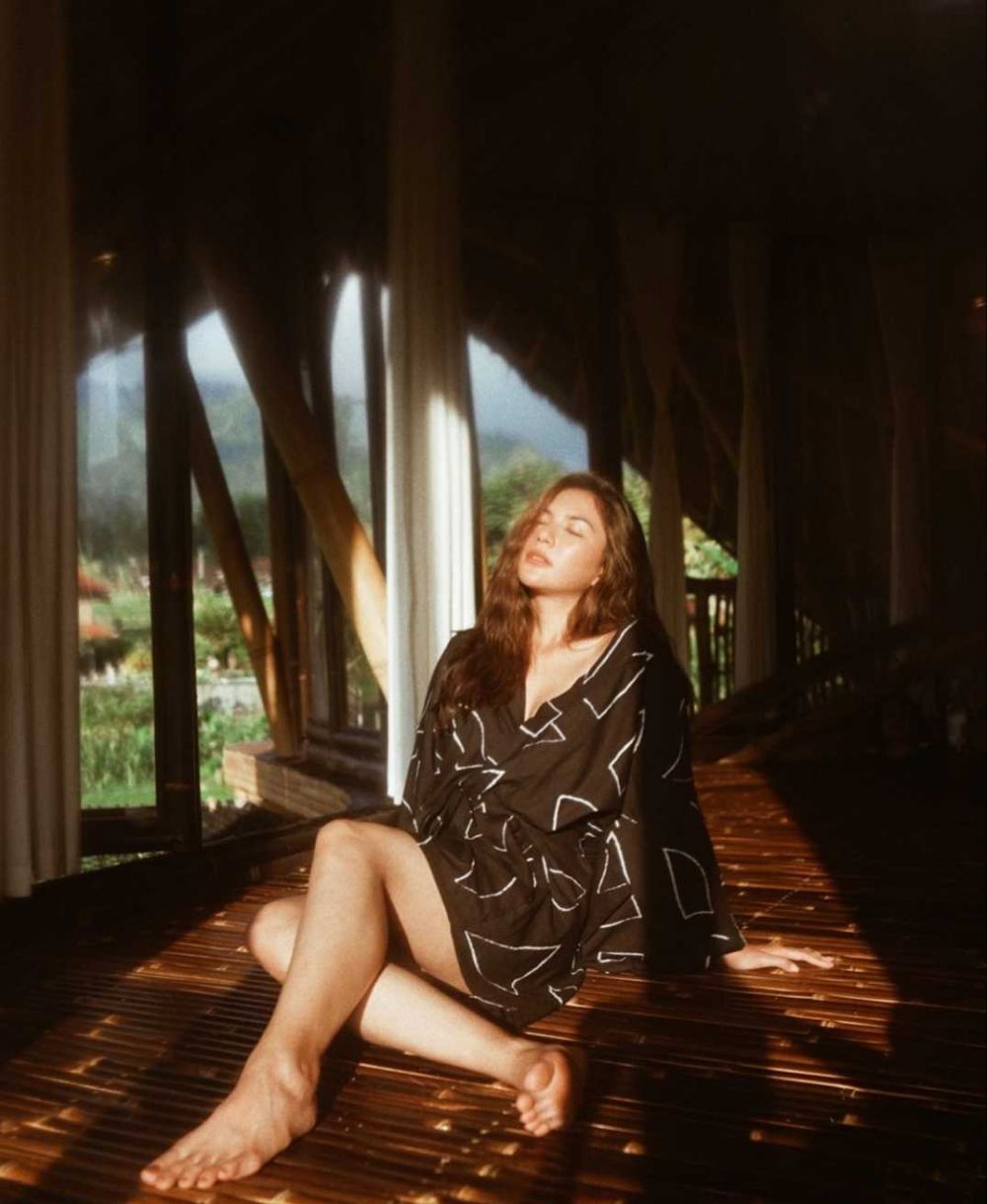 10 Potret Jessica Mila dalam Balutan Dress, Elegan dan Memesona Abis! 10 Potret Jessica Mila dalam Balutan Dress, Elegan dan Memesona Abis!