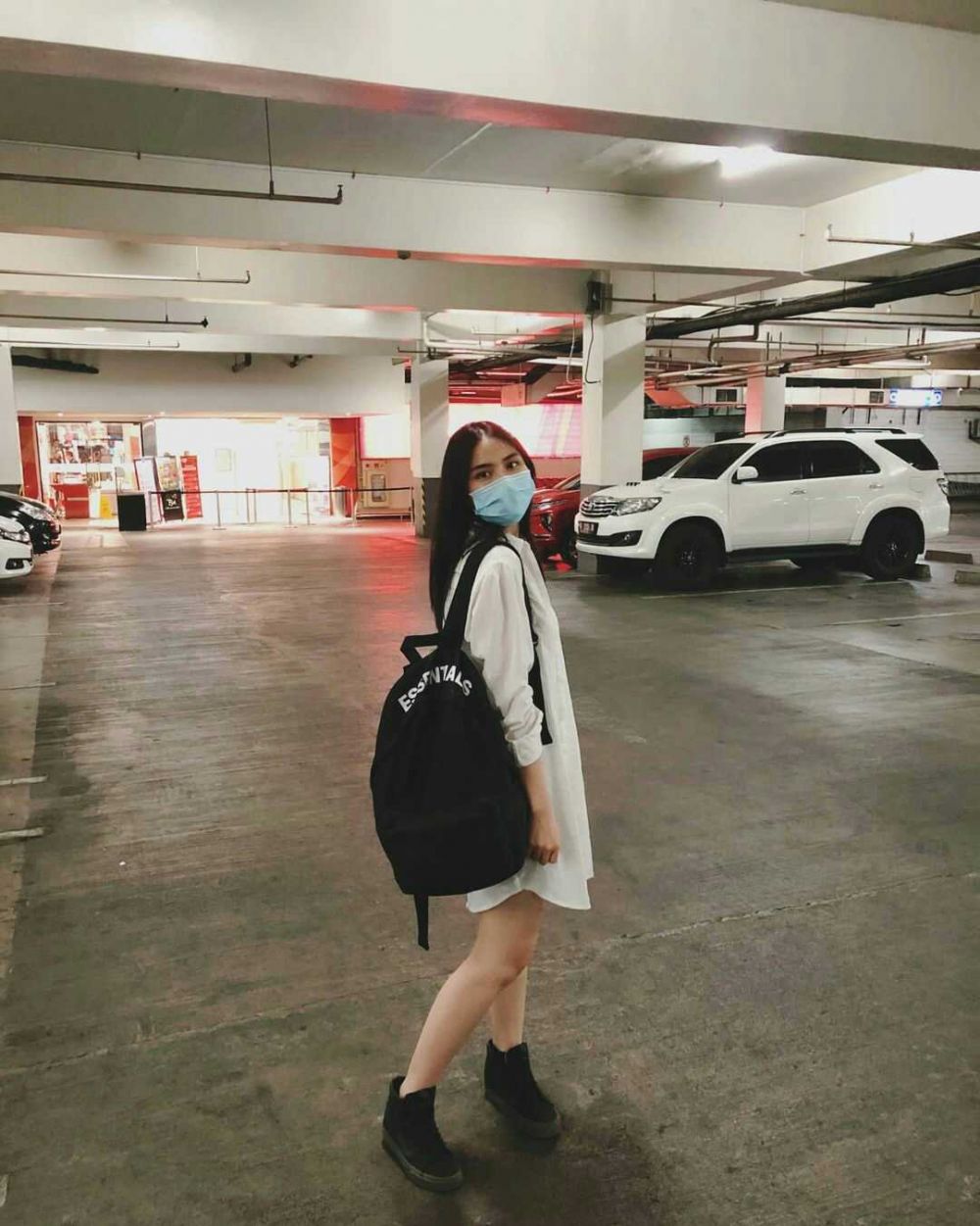 Umumkan Kelulusan, 9 Potret Frieska JKT48 dengan Outfit Kasual