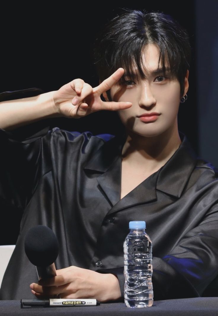 10 Potret Lee Chang Min, Leader Boy Grup DKB