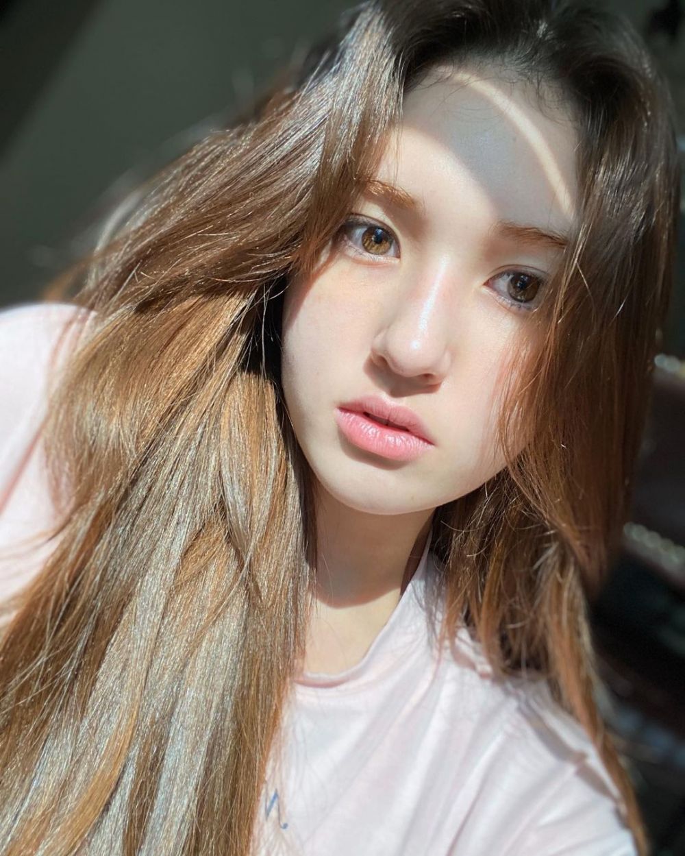 9 Potret Selfie Jeon Somi yang Selalu Tampil Menawan